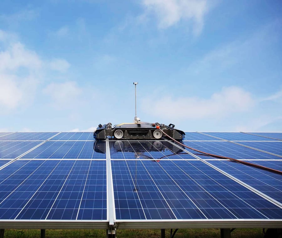 F1 - Solar Cleaning Robot | Xline Systems