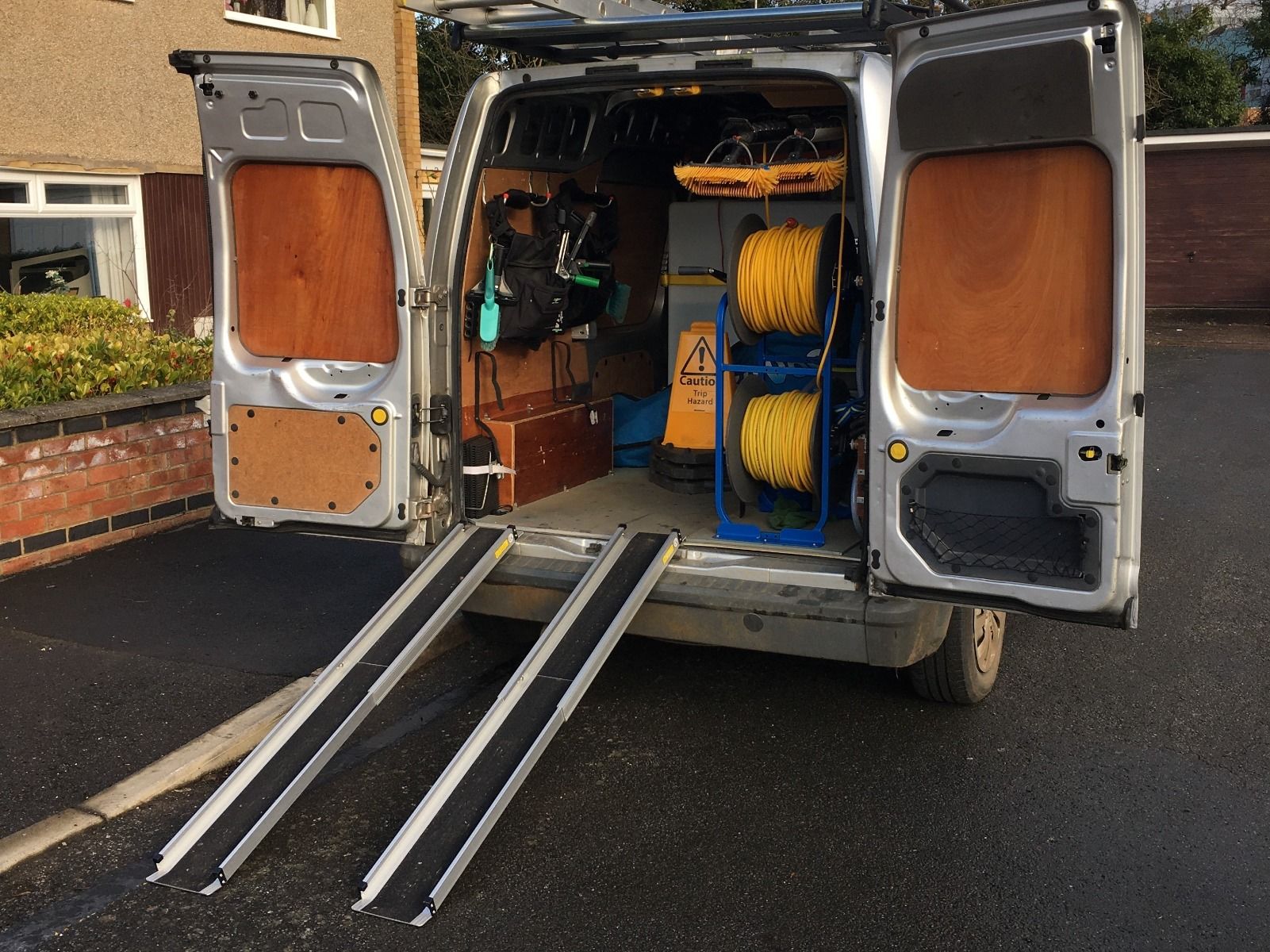 Telescopic Gutter Vac Ramps With Surface Grip | Xline Systems