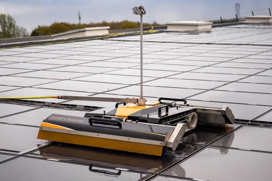 F1 - Solar Cleaning Robot | Xline Systems